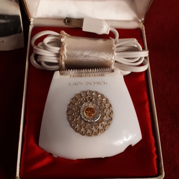 Skincare | Vintage Lady Schick Crown Jewel Electric Razor | Poshmark